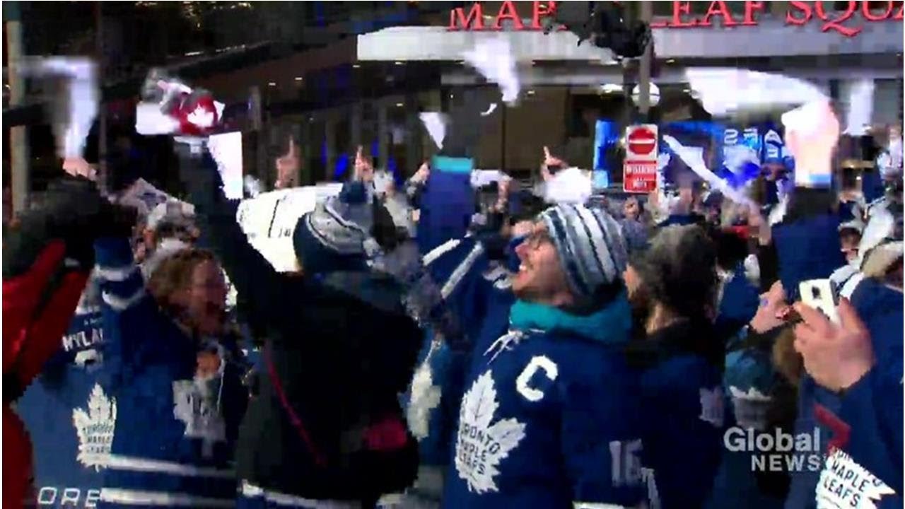 VIDEO: Leafs fan has flawlessly inserted himself into a legendary ...