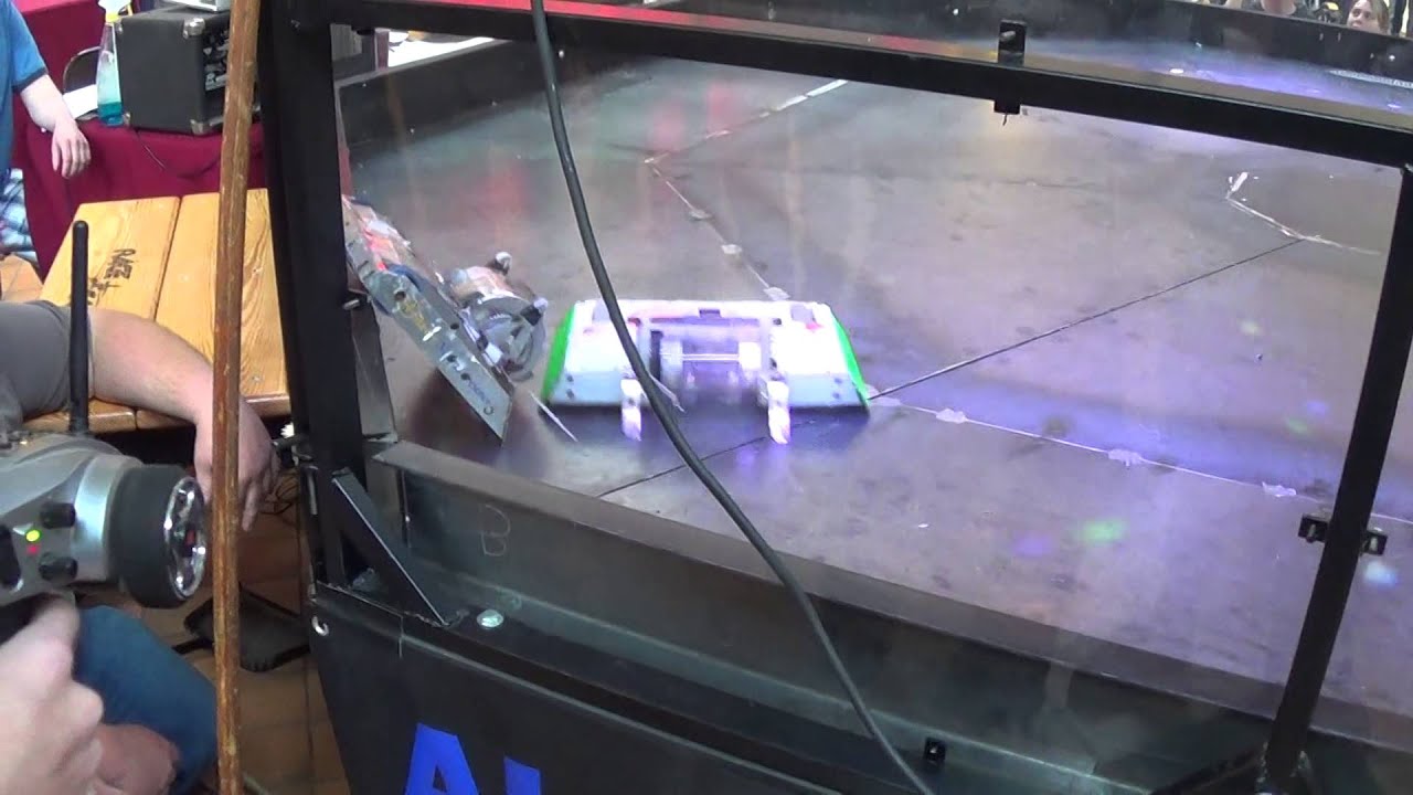 Category 5 at rage in the cage(Battlebots) - YouTube