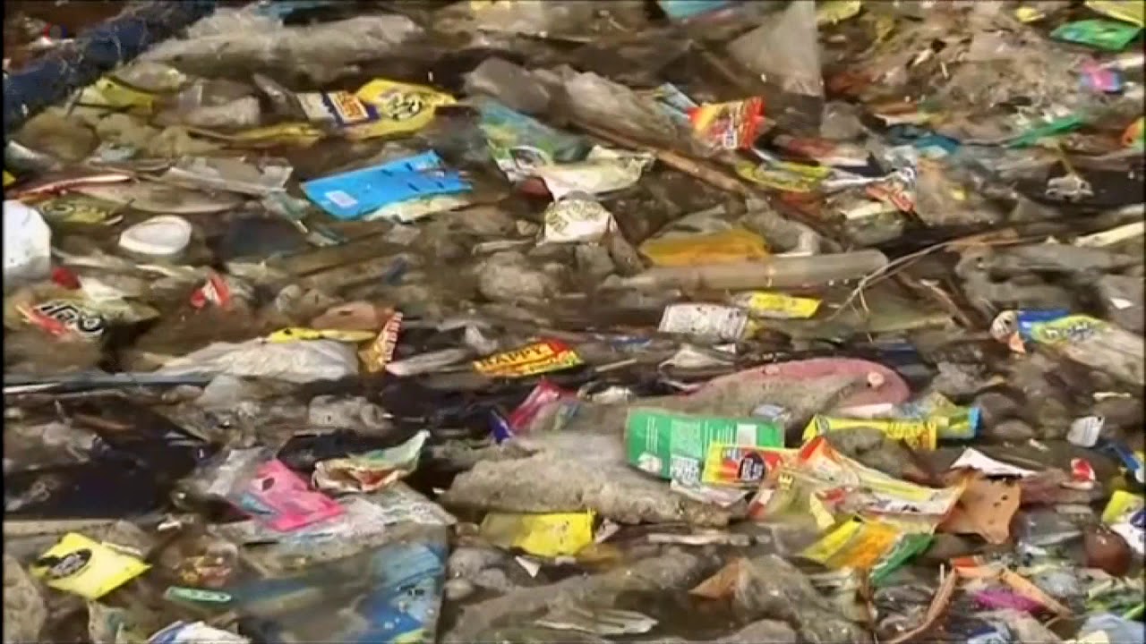 Machine Transforms Household Trash into Fuel - YouTube
