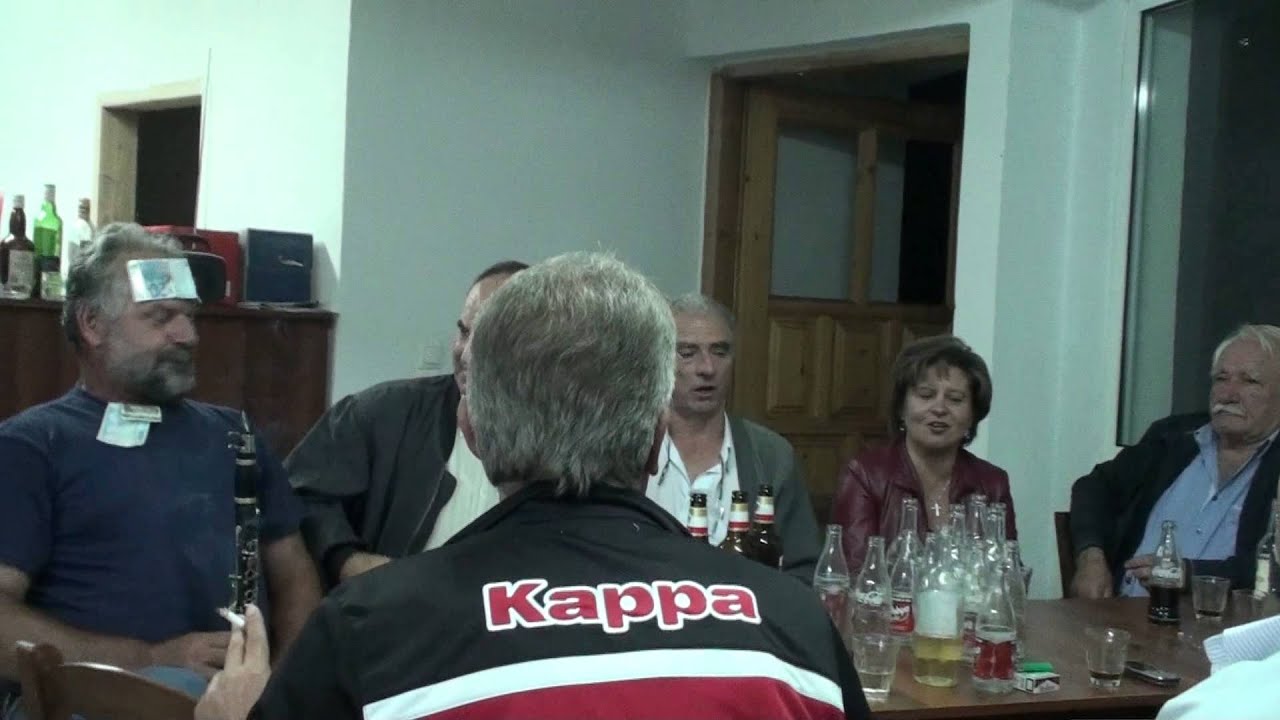 Μπαίνω μες τ' αμπέλι 20130717022507 - YouTube