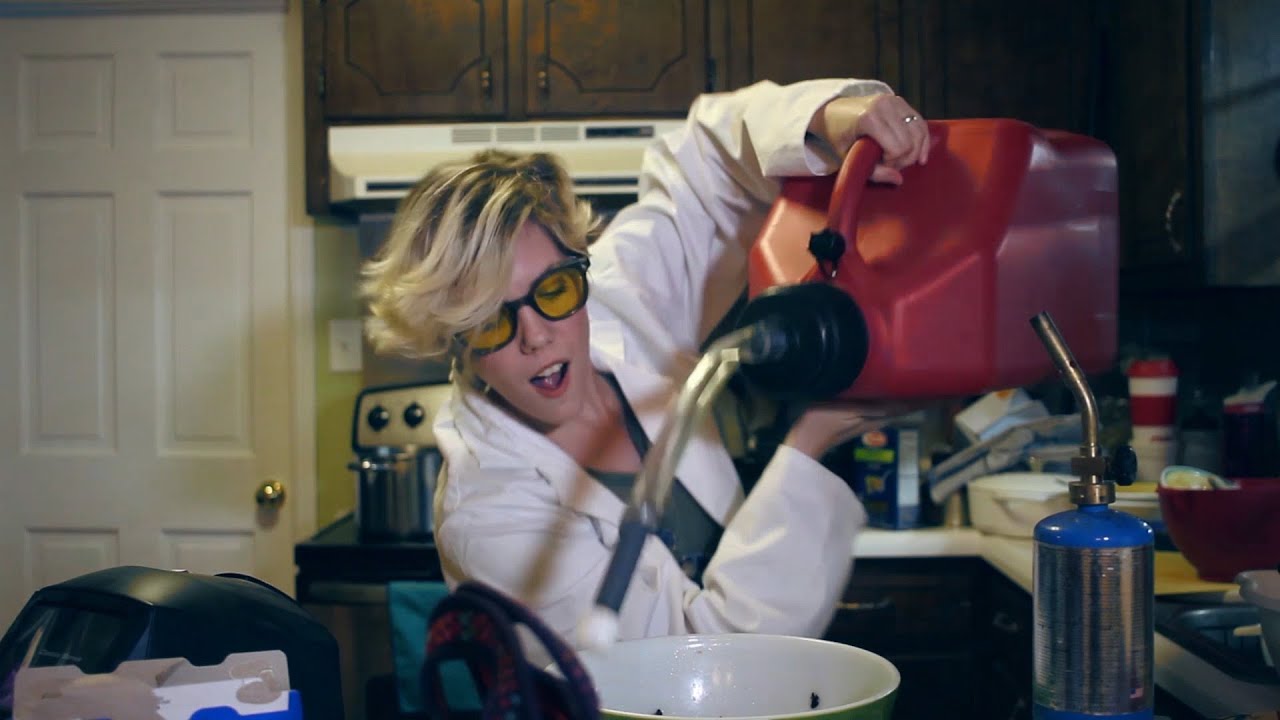Holtzmann at Home (2016 Ghostbusters Fan Film) - YouTube