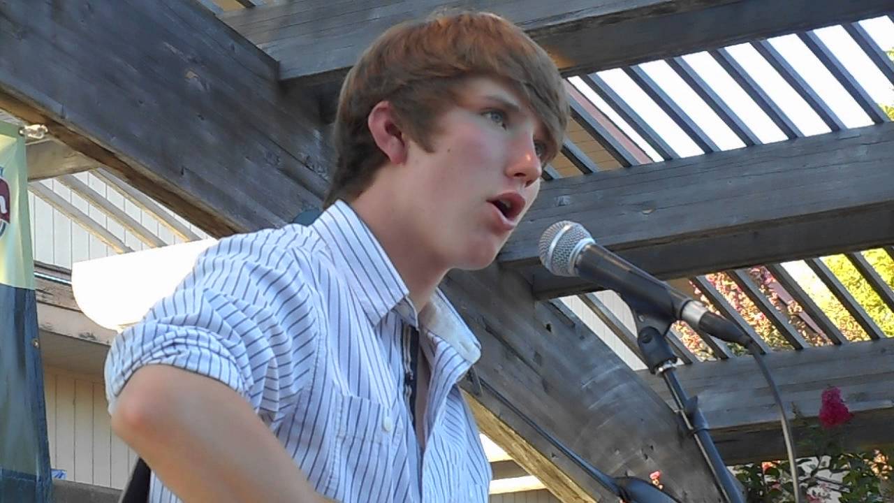 Justin Schaefers... Friday Night Live on the Plaza!... Cloverdale, CA ...