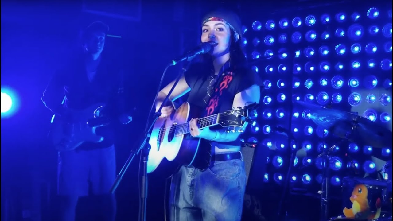 Laura Elliott live at Baby's All Right - Blue (with Chloe Southern ...