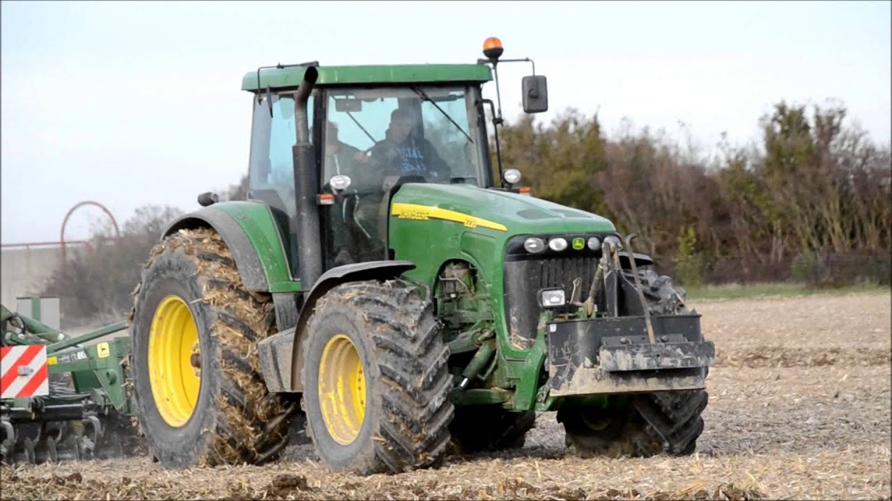 JOHN DEERE 8220 & John Deere 420A - Déchaumage - YouTube