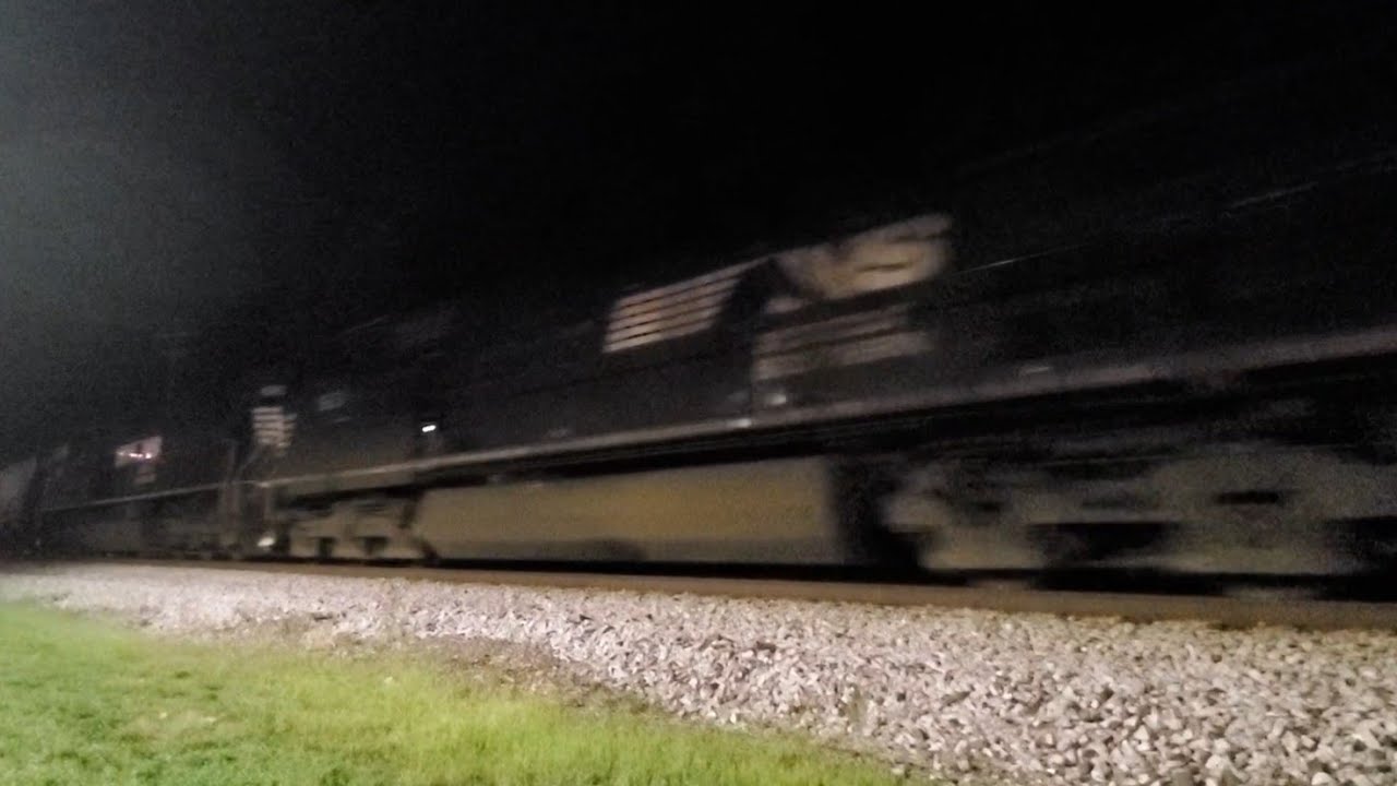 NS Power Trailing on CSX 5203 Northbound Terre Haute, IN - YouTube