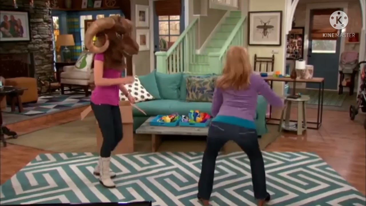 Amy Duncan Twerking scene |Good Luck Charlie - YouTube
