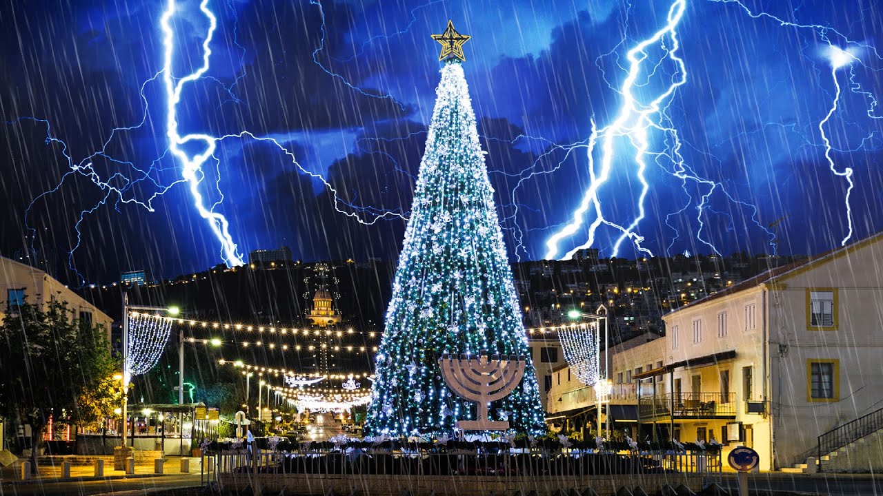 Christmas Ambience with Heavy Rain & Powerful Thunder - Sleep with Rain ...