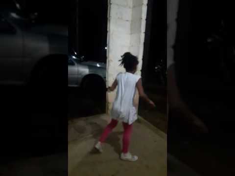 Pense em uma menina que dança 🤗