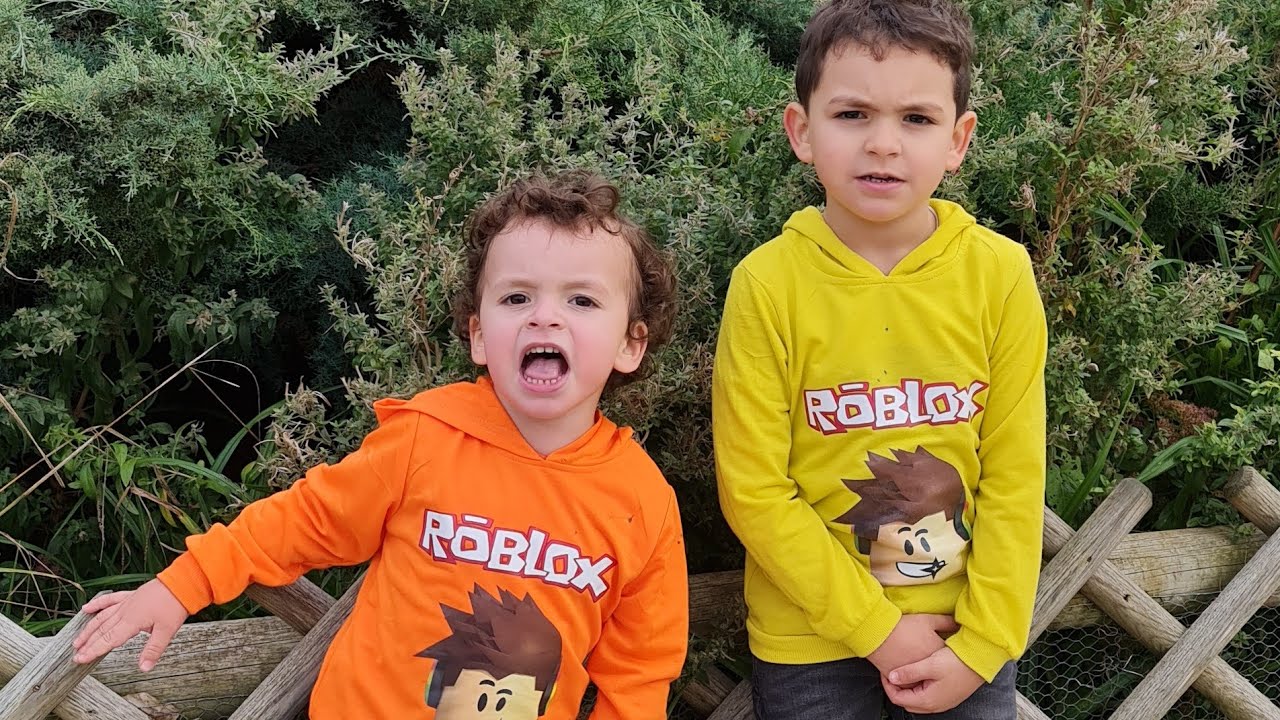 Kids play funny vidéo Kids boys - YouTube