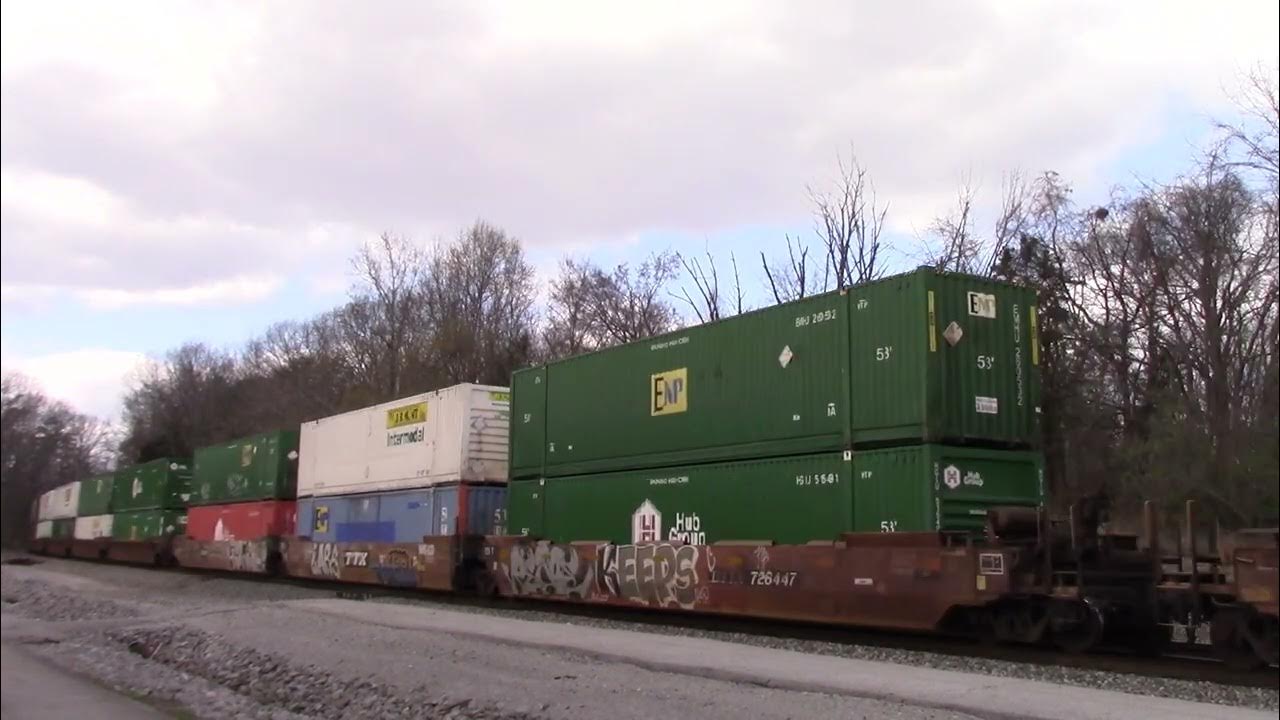 NS #4363 leads NS 29F through Burnside, KY - YouTube