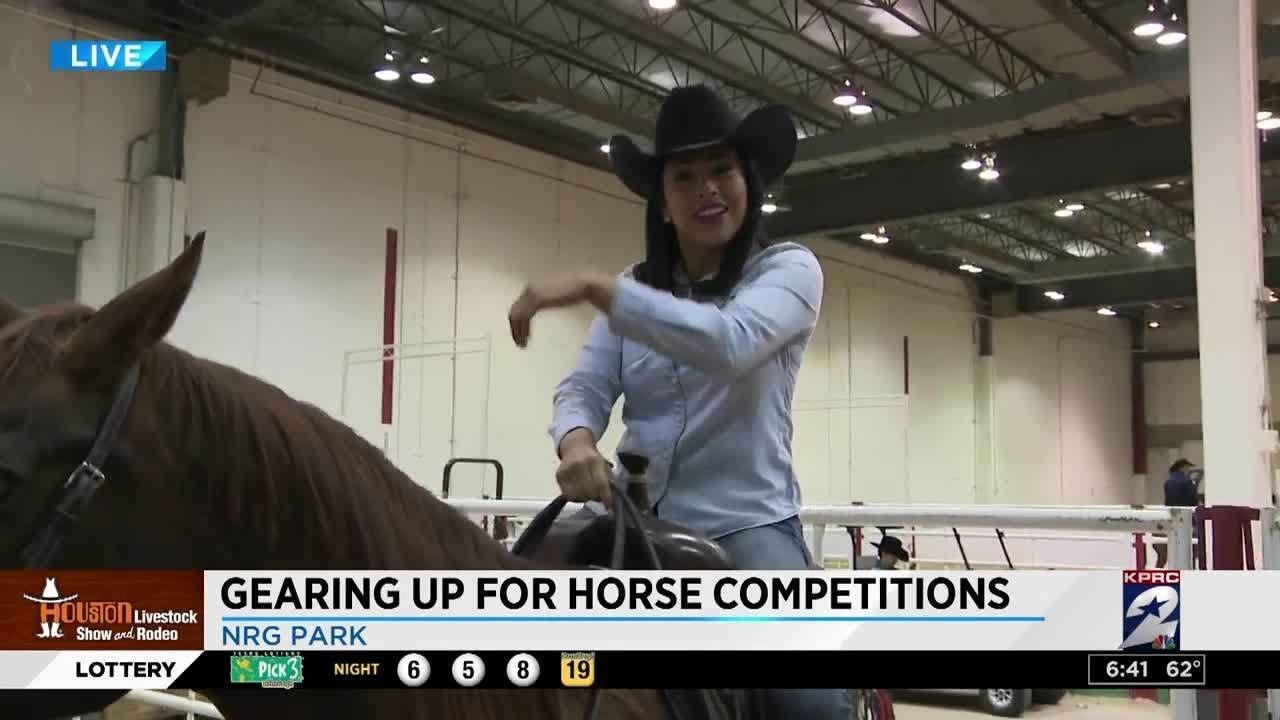 KPRC2 Cathy Hernandez tries her hand at cutting at Houston Rodeo - YouTube