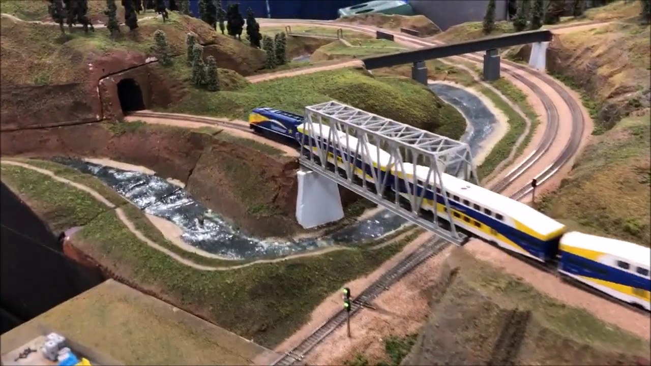 N Scale Northstar Commuter Train - YouTube