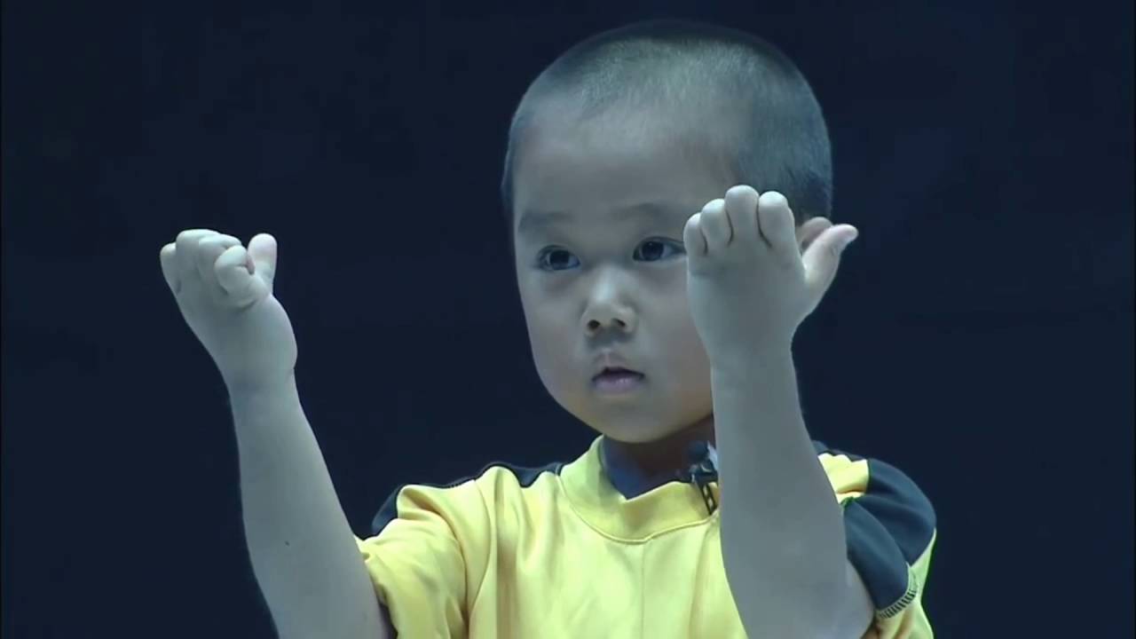Baby Bruce Lee (Young Bruce Lee) In nunchucks Exhibition Compiltaion ...