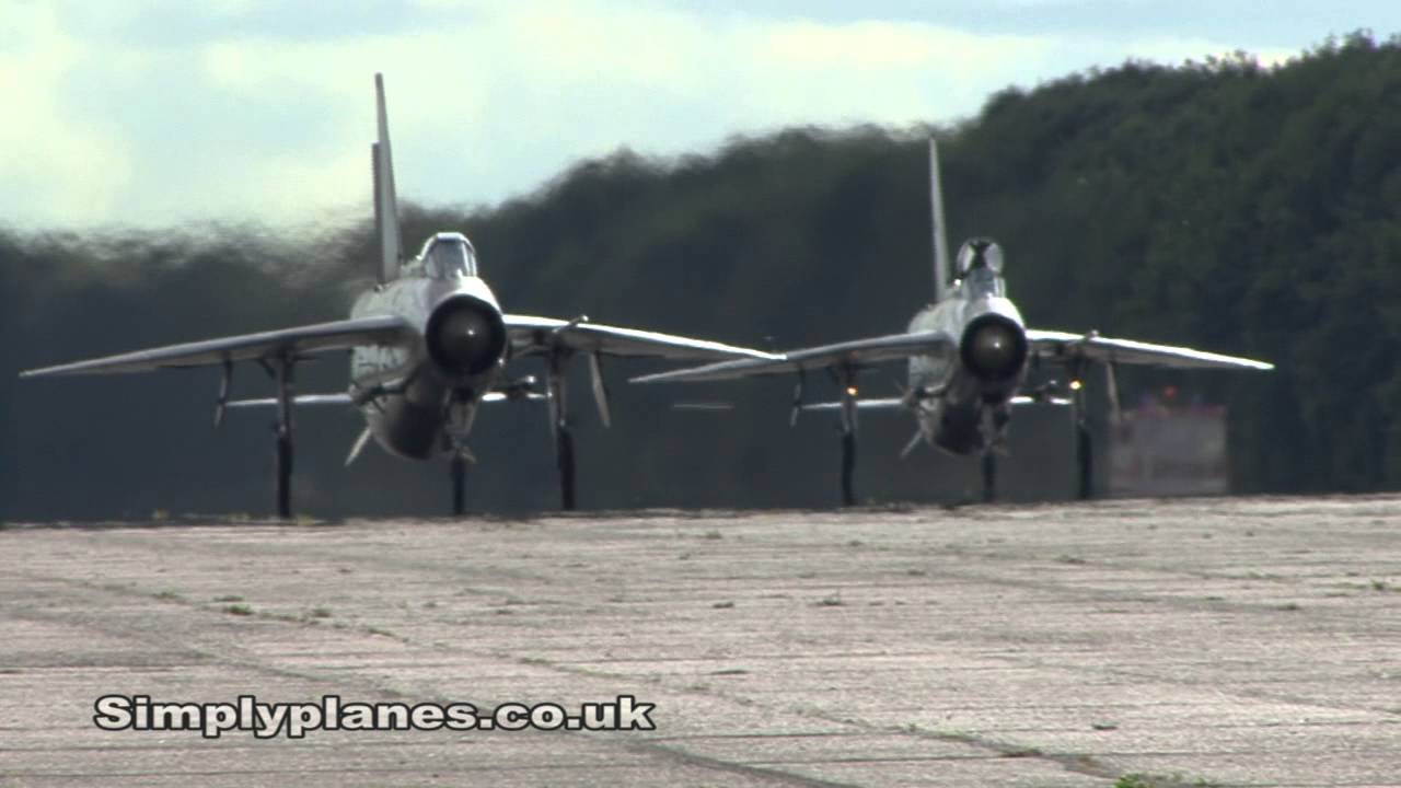 HD video - English Electric Lightning 60th anniversary taxi run at ...