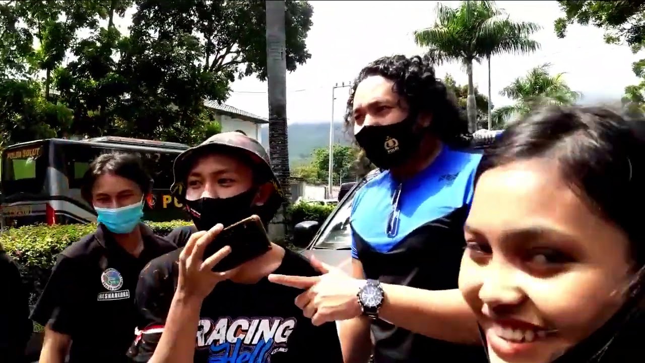 pengamaanan unjuk rasa depan kantor DPRD bitung oleh tim tarsius polres ...