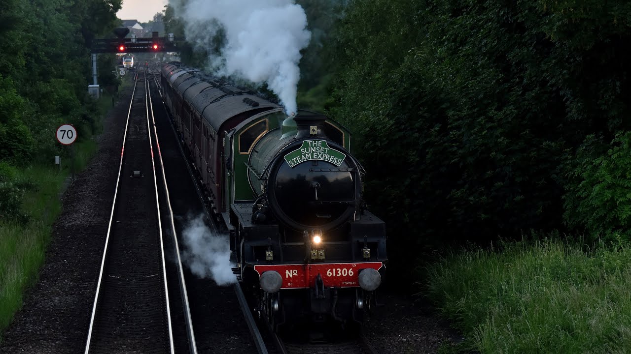 B1 Power - 61306 Mayflower 'shrieks' through Redhill | The Sunset Steam ...