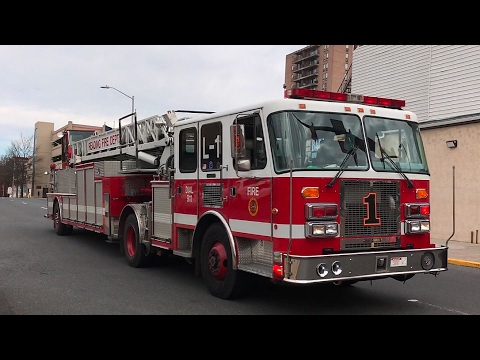 Reading Fire Department Ladder 1 Responding 2/19/17 - YouTube
