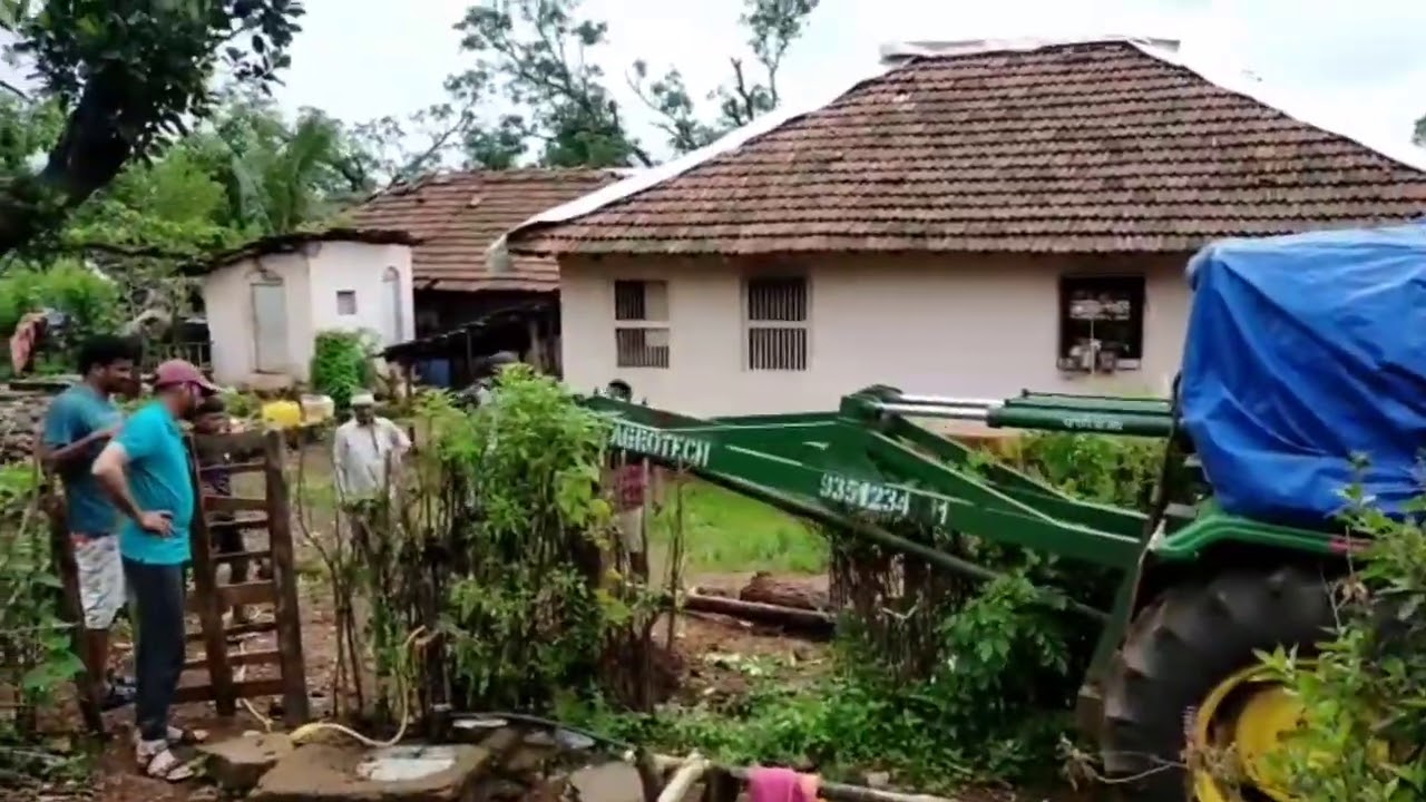 MSEDCL Electricity Pole Installation | MSEB :Standing Top On ...