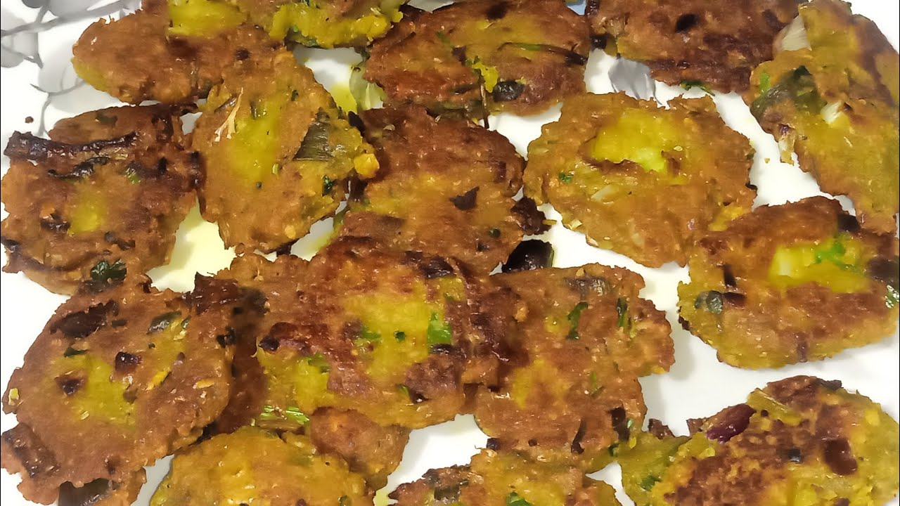 Saga pyaz aur chana dal pakoda || winter special snacks #vlog #pakora # ...