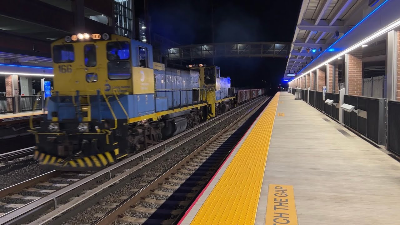 LIRR 26, 47, lite move, work train, and NYAR RS51 and RS80 at Mineola ...