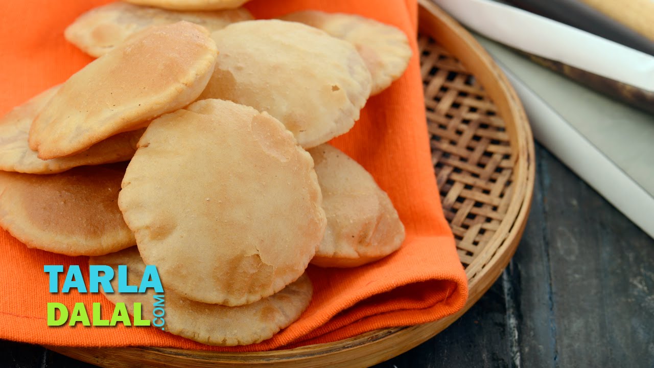 पुरी (Puri / How to make Poori) by Tarla Dalal - YouTube