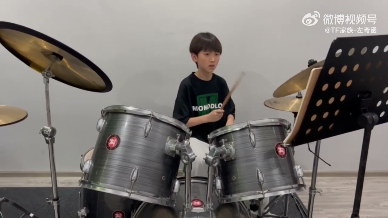 TF FAMILY (TF家族) Zuo Qihan 左奇函 - weibo update 16.06.2022 - YouTube