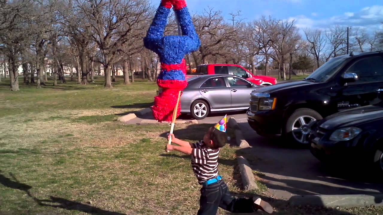 Destroying spiderman pinata - YouTube