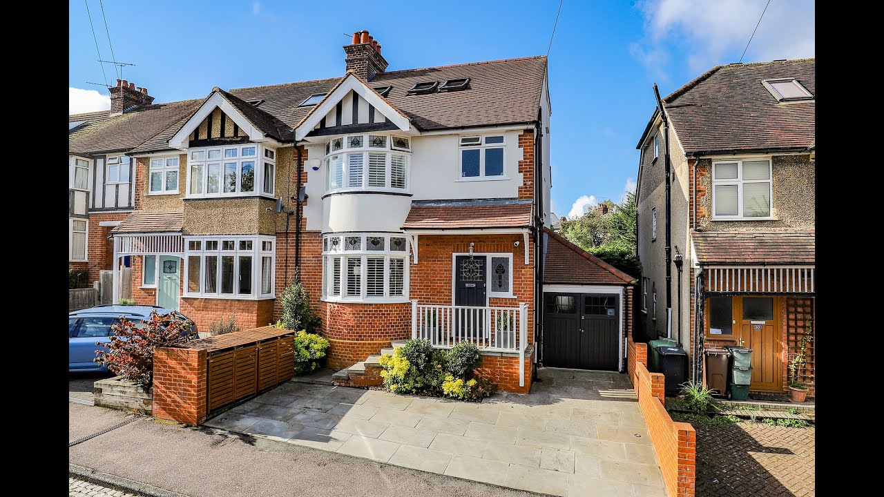 Vanda Crescent - YouTube