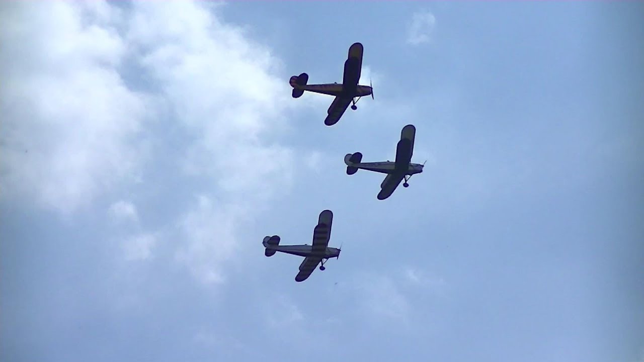 Midland Air Festival 2018: Stampe Display Team - YouTube