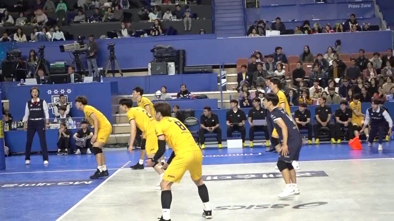 KB손해보험 kb stars 스카이워커스전 정동근 선수 서브 korea pro volleyball - YouTube