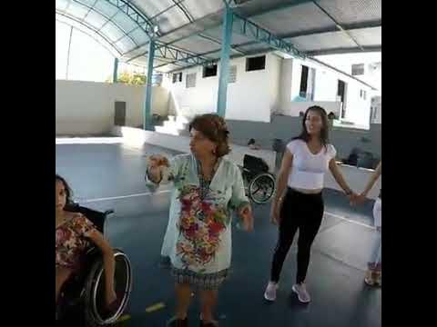 Aula com Cadeirantes e alunos com PC - YouTube
