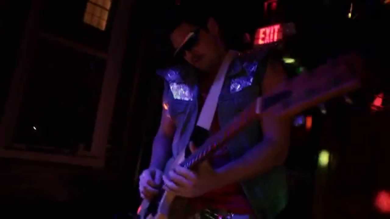 Cousin Dan live at Hangfire, 2011 - YouTube