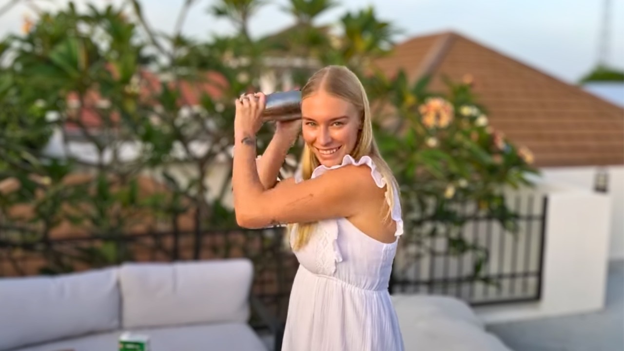 The PERFECT Holiday Gift (Reuniting with Family in Thailand) - YouTube