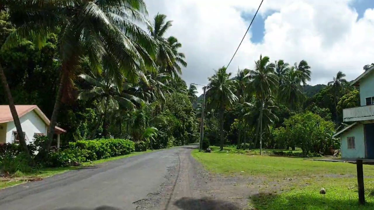 Rarotonga Walk - Te Rua Manga (The Needle) - YouTube