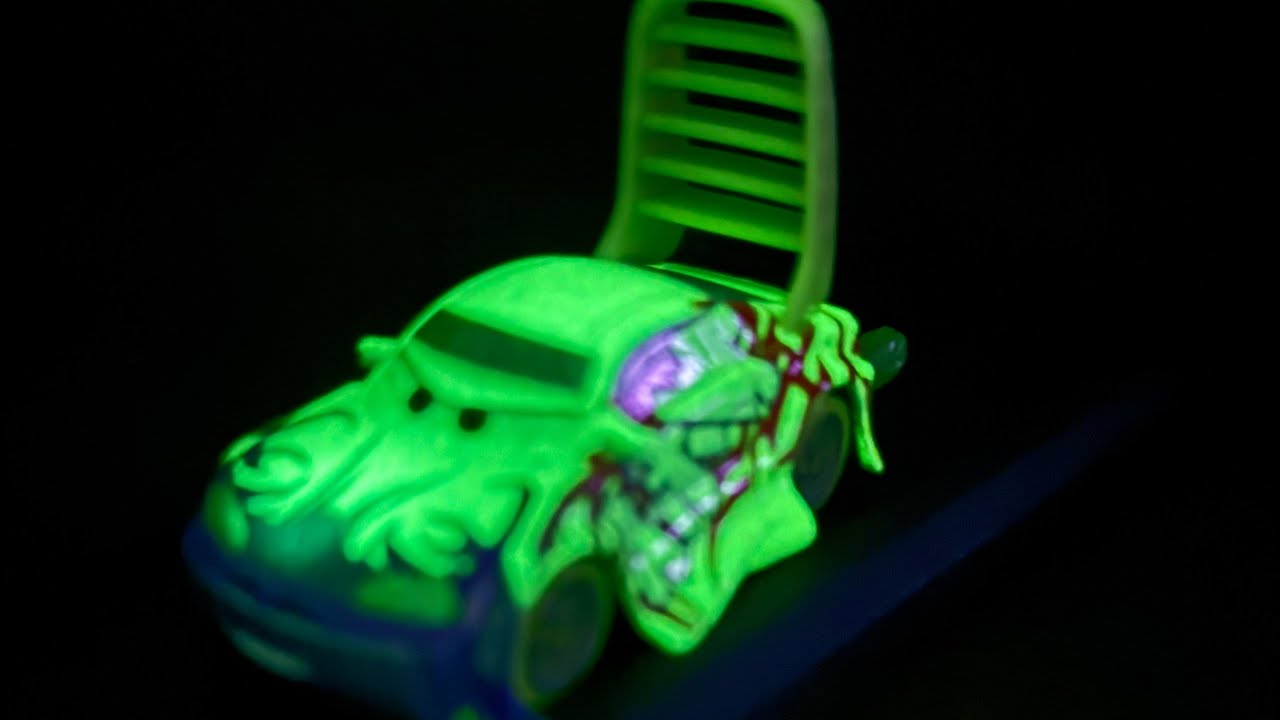 Disney/Pixar’s Cars Glow Racers Wingo 1:55 diecast review - YouTube