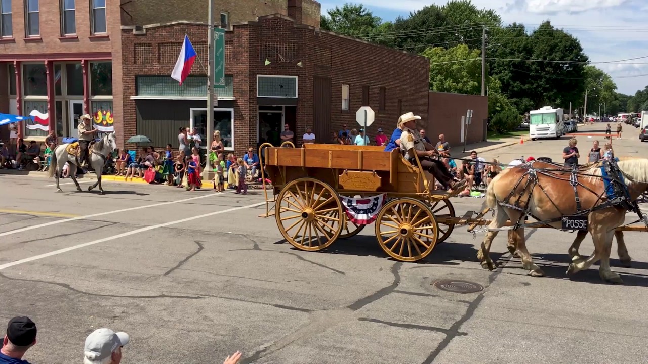 2017 Kolacky Days Parade - YouTube