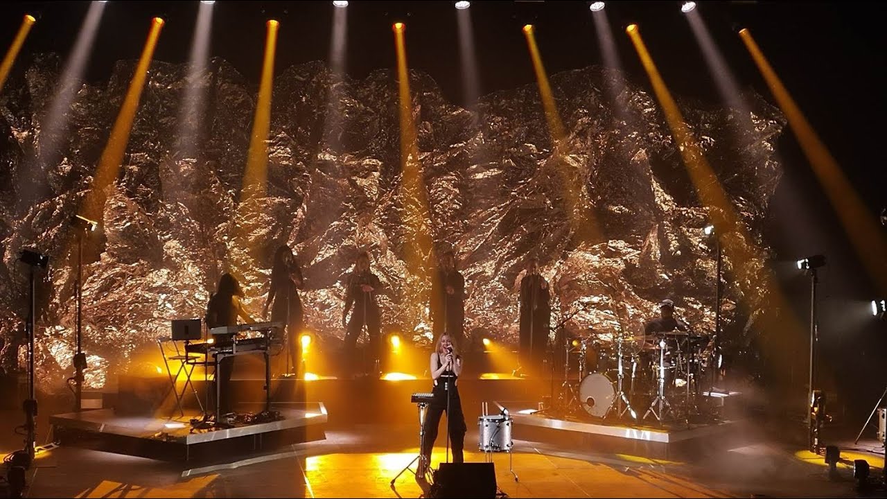 Ellie Goulding | Higher Than Heaven Tour - YouTube