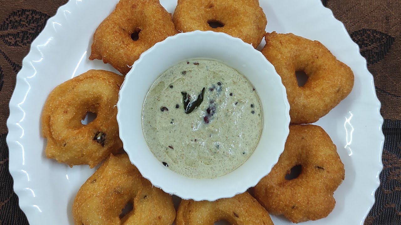 Vada Recipe! South Indian Breakfast! Crispy Vada Recipe@ Hyderabad ...
