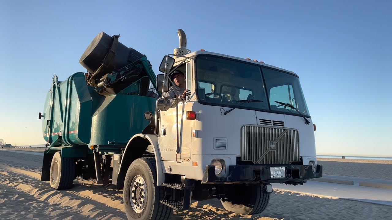 Volvo WXLL Heil Rapid Rail on the Beach - YouTube