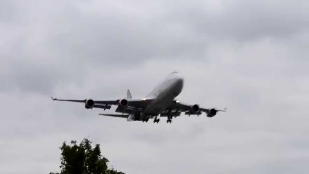 Virgin Atlantic Boeing 747-4Q8 "Lady Penelope" landing at Heathrow ...