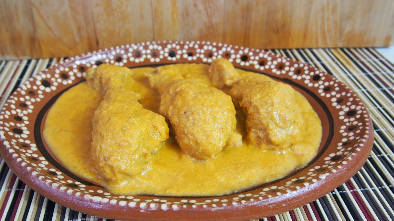 Pollo en Salsa de Cacahuate (Encacahuatado) - Mi Receta - YouTube