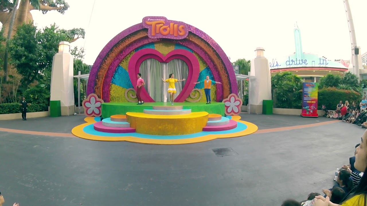 Trolls Topia's Hug Time Trio_Full Version - YouTube