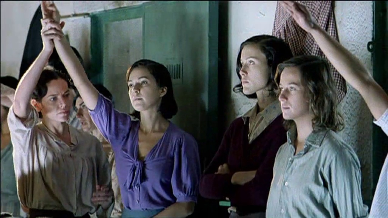 LAS TRECE ROSAS. Trailer - YouTube