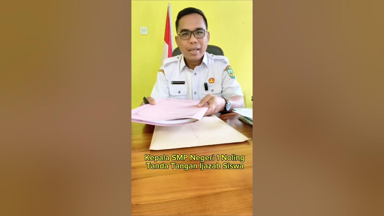 Kepala Sekolah Mulai Tanda Tangan Ijazah Siswa SMP Negeri 1 Noling - YouTube
