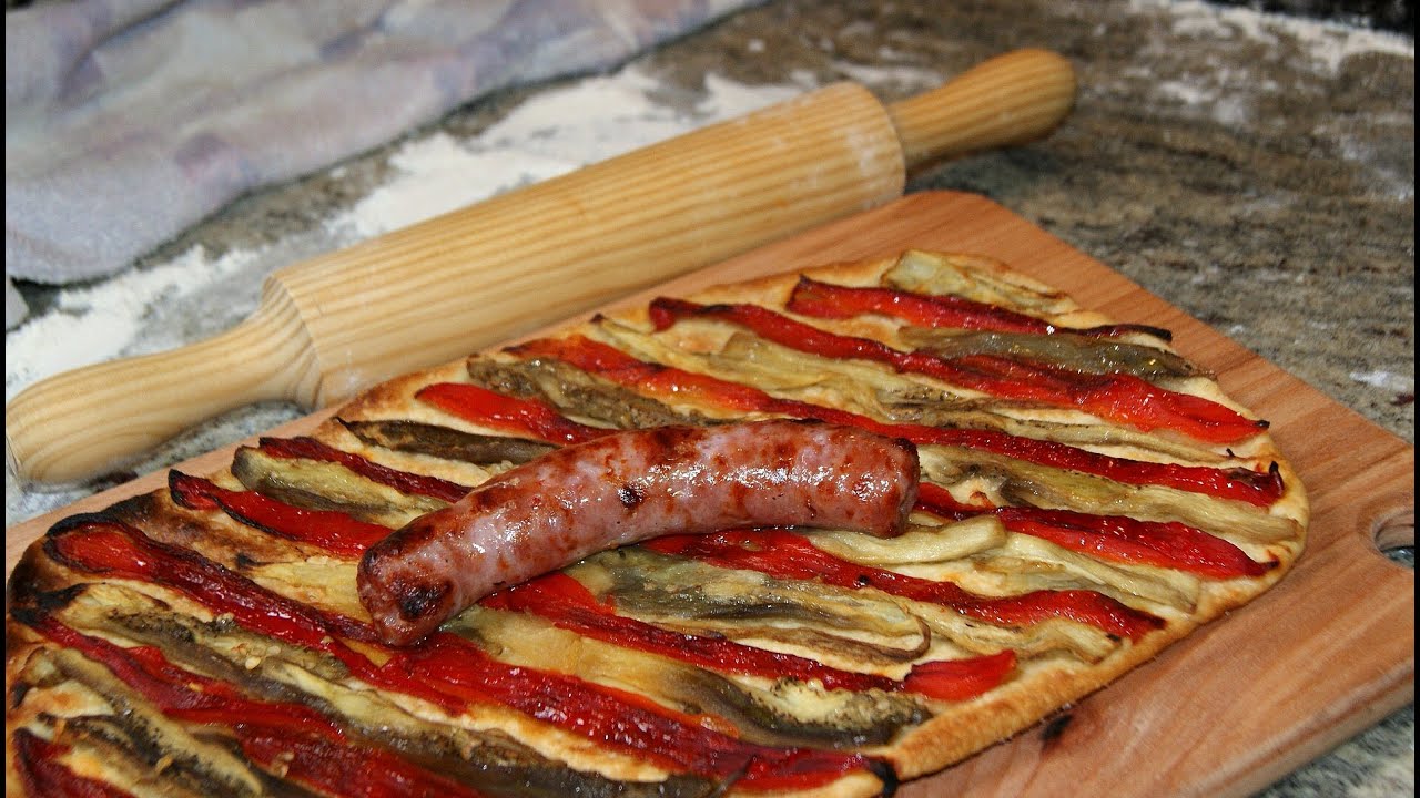 Coca de recapte con longaniza - YouTube