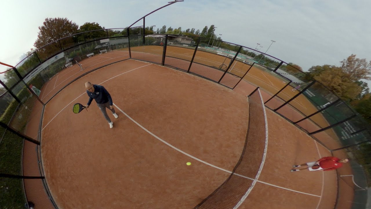 Flying camera padel - YouTube