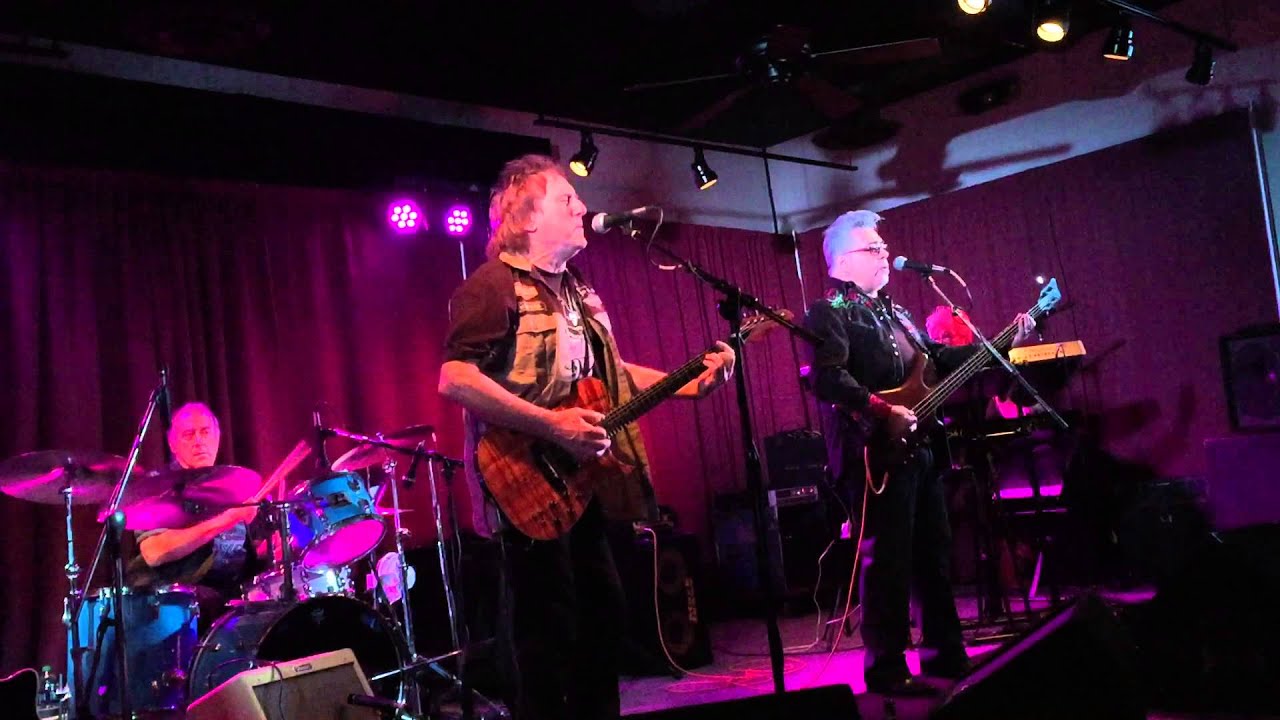 Time To Hide (Live at Neil's Music Room 12-6-14) - YouTube