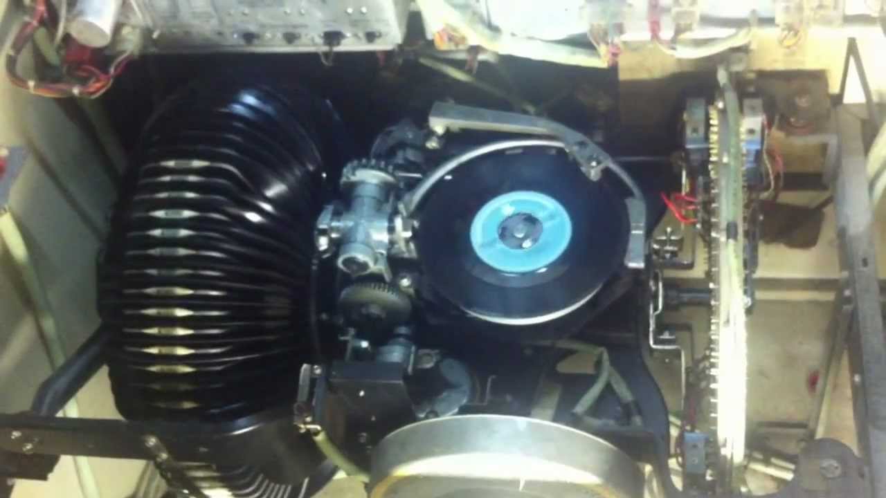 Jukebox Rock-ola 460 Kavadarci Mk - YouTube