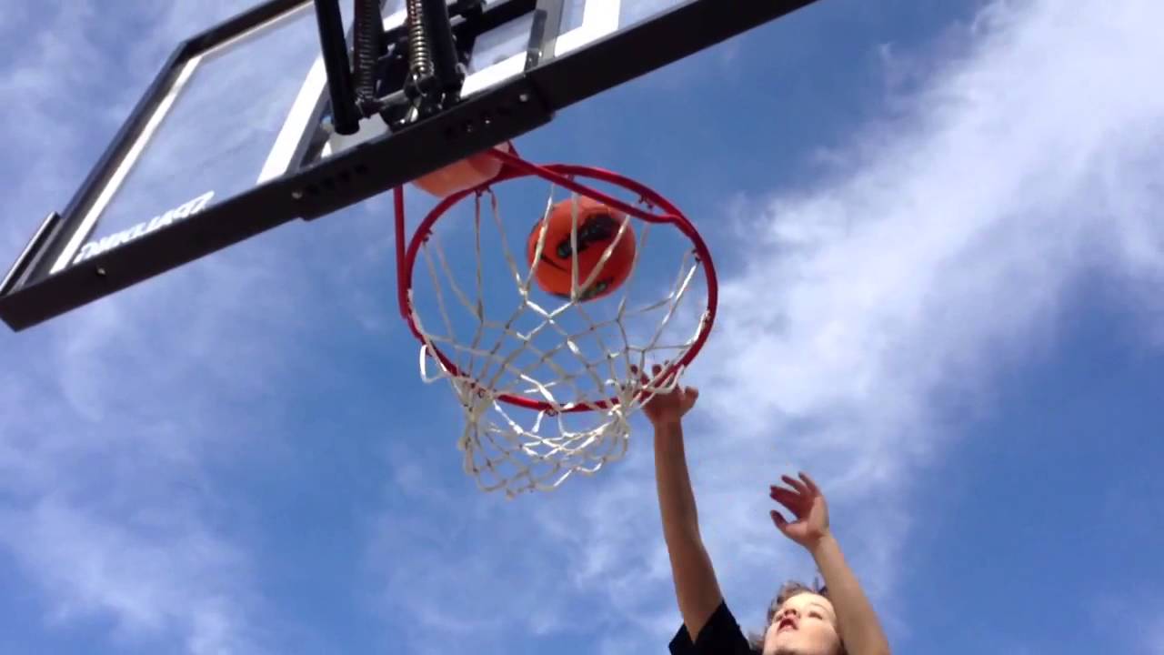 Amazing Basketball shot - YouTube