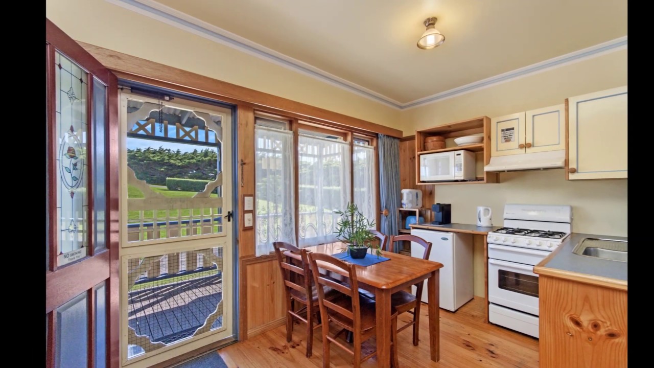 Studio Cottage - Virtual Tour - YouTube